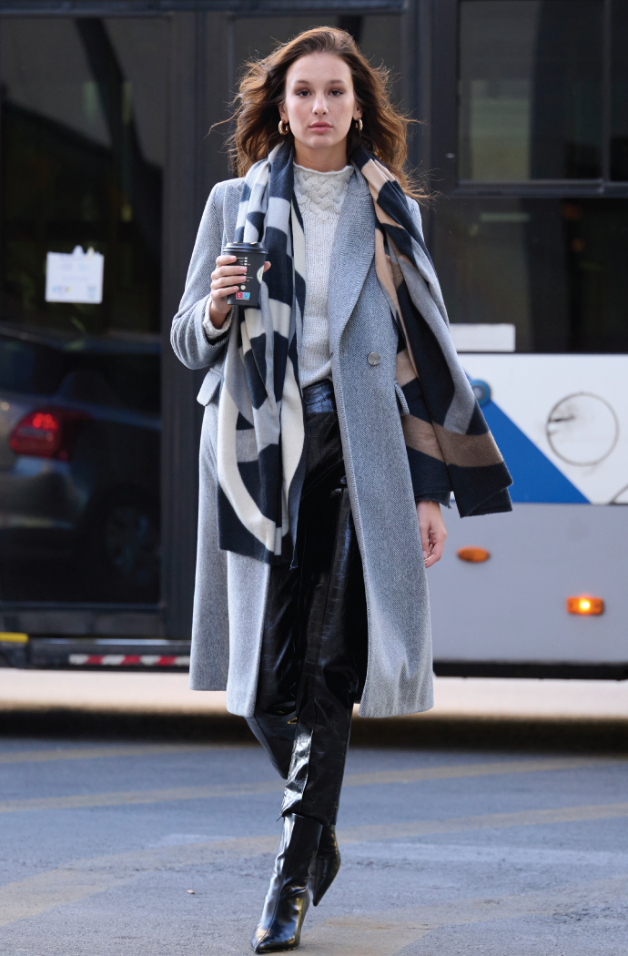 At Matis-Fashion.com you will find the clothes that you were looking for. New arrivals daily ...